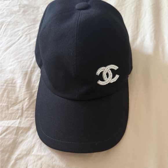 CHANEL | Accessories | Chanel Black Cap With White Interlocking Cc ...